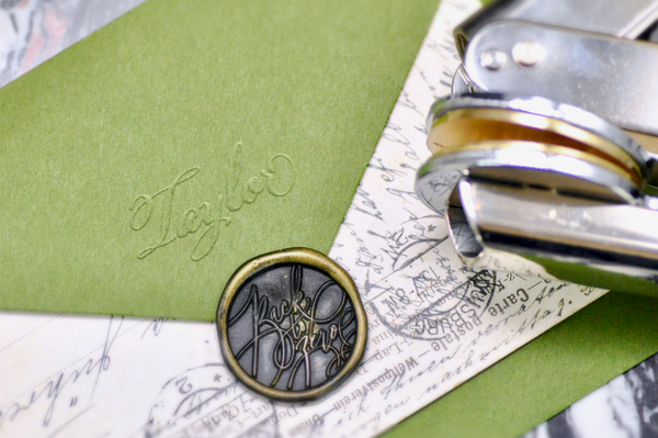 Personalized Swirl Calligraphy Name Word Embosser Stamp | Backtozero B20