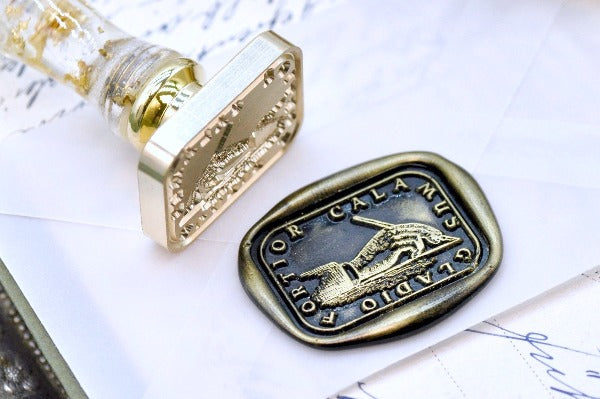 Writing Hand Latin Motto Antique Style Wax Seal Stamp | Backtozero B20